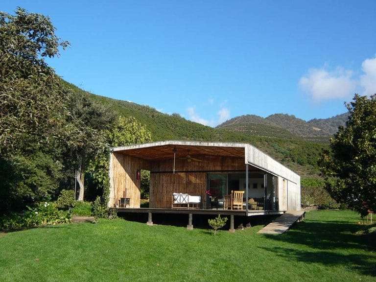 A house made of recycled pallets – becoration
